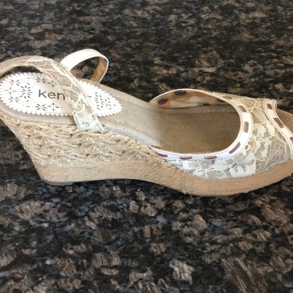 kenzie | Shoes | Kenzie Wedge Sandals Size 95 | Poshmark